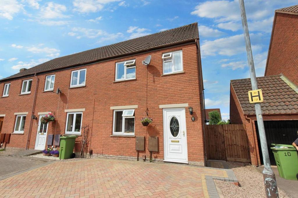 Rothermere Close, Up Hatherley GL51 3 bed end of terrace house - £1,350 ...