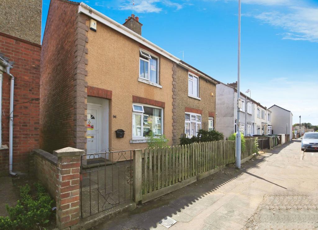 Padholme Road, Peterborough PE1 2 bed semi-detached house - £160,000