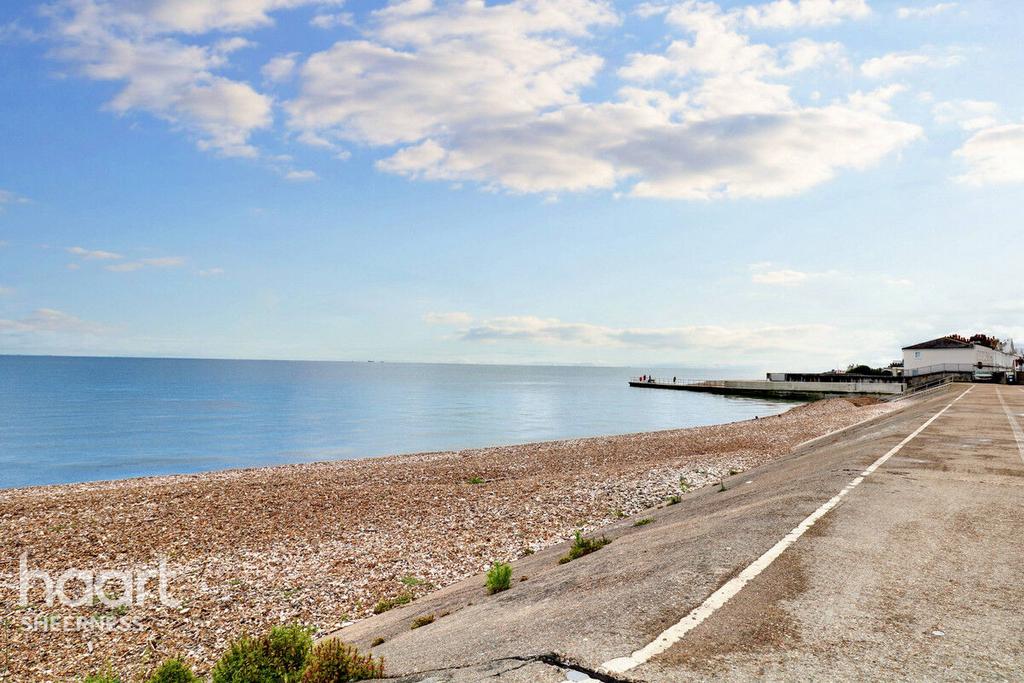 Broadway, Sheerness 1 bed flat - £150,000