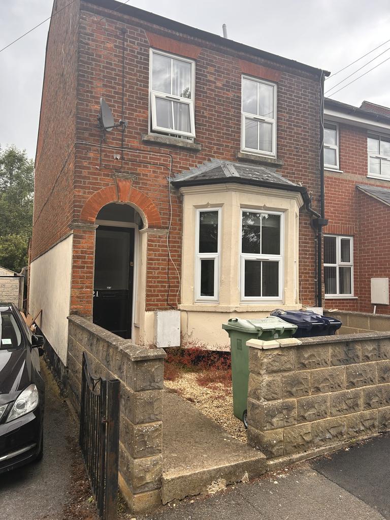 Temple Road, 21 Temple Road, Oxford 2 bed apartment - £1,450 pcm (£335 pw)