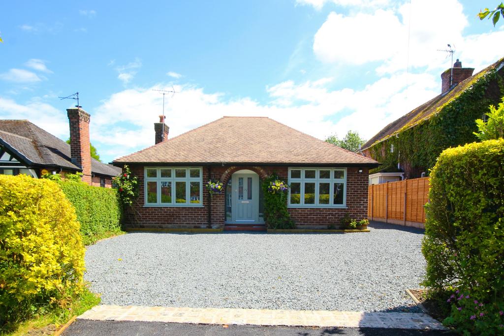 West Road, Weaverham, Cheshire, CW8 3 bed bungalow - £525,000