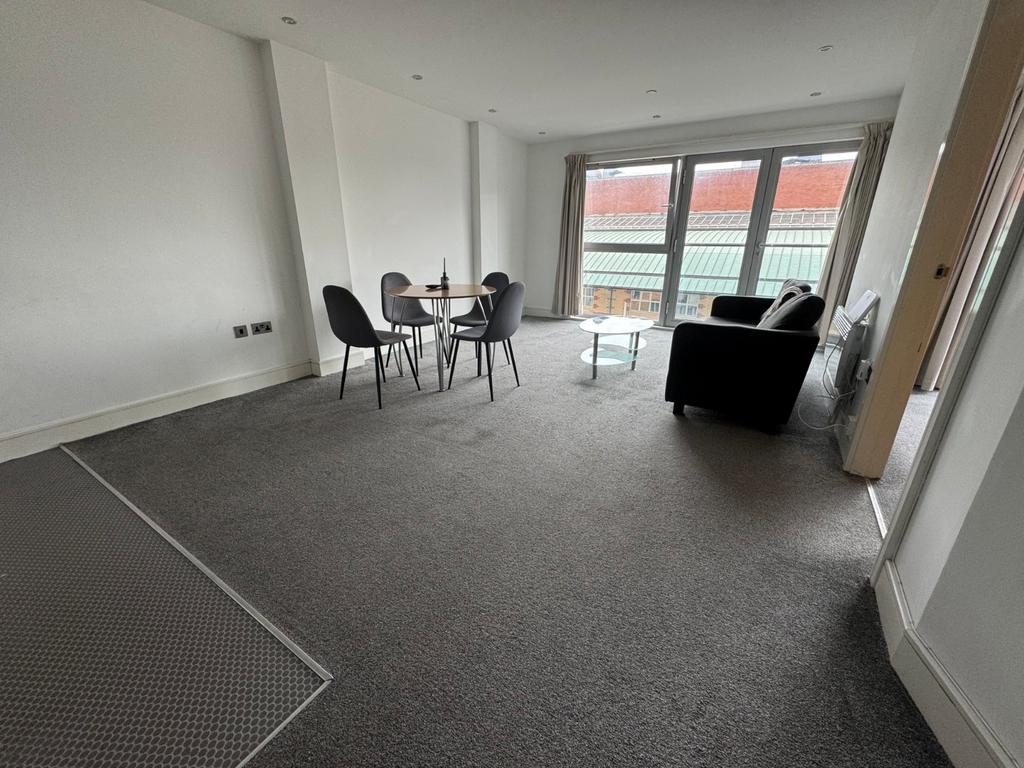 North West, 41 Talbot Street... 2 bed flat - £1,150 pcm (£265 pw)
