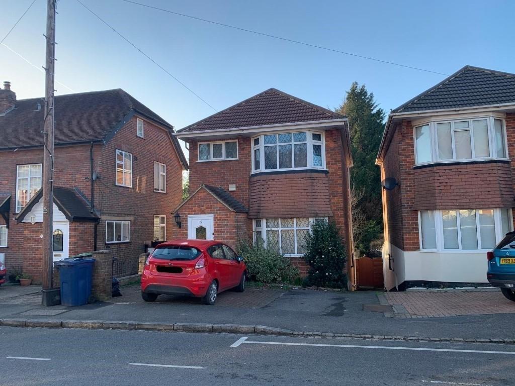 Hampden Road, Hp13 5 bed detached house - £758 pcm (£175 pw)