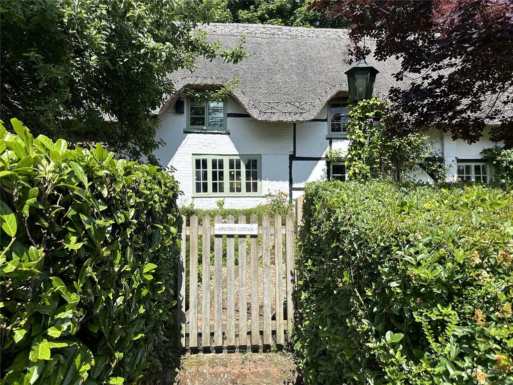 Beenham, Beenham, Berkshire, RG7 4 bed detached house - £800,000