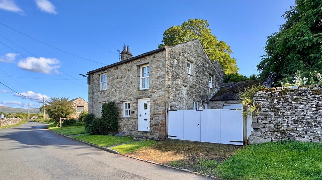 Millbeck, Thornton Rust, Leyburn, DL8... 3 bed cottage for sale - £275,000
