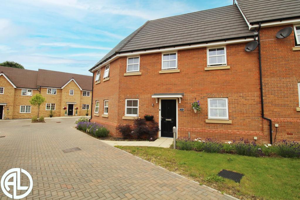 Emery Croft, Meppershall, SG17 5ST 3 bed semi-detached house - £375,000