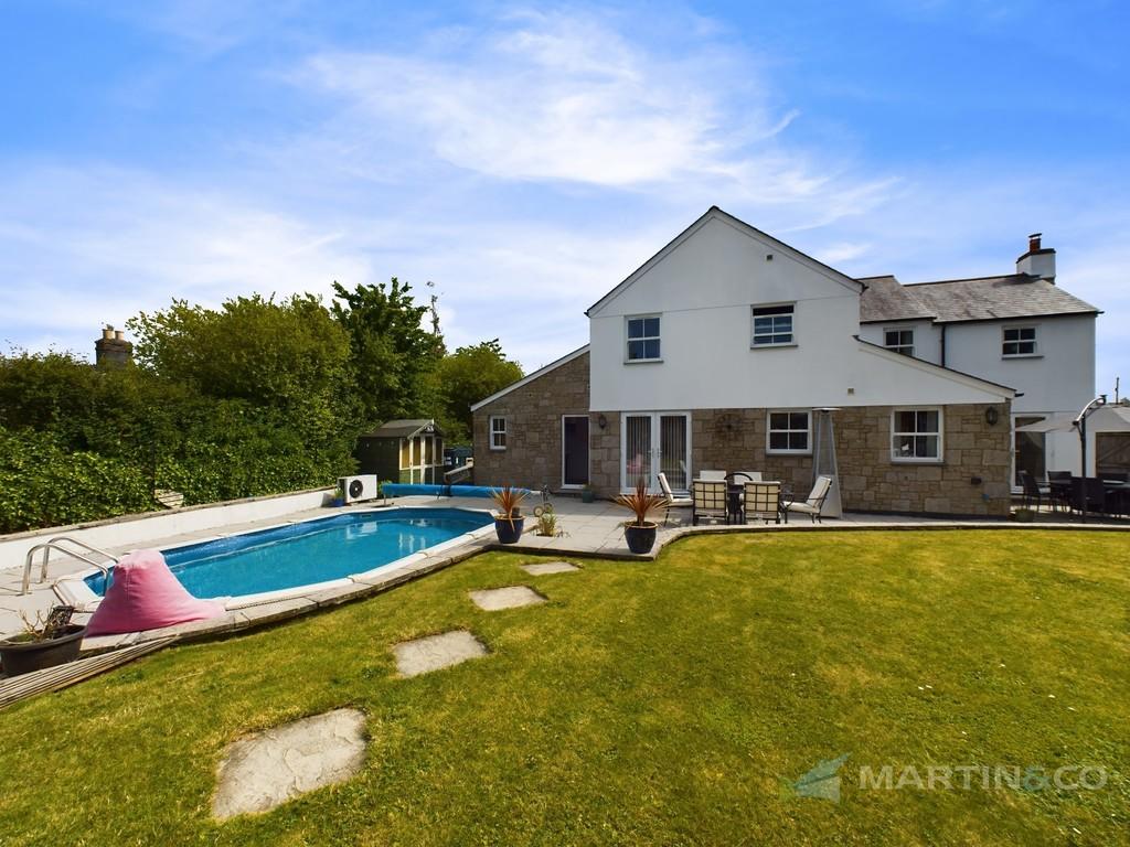 Crofthandy, Cornwall 5 bed detached house for sale - £650,000