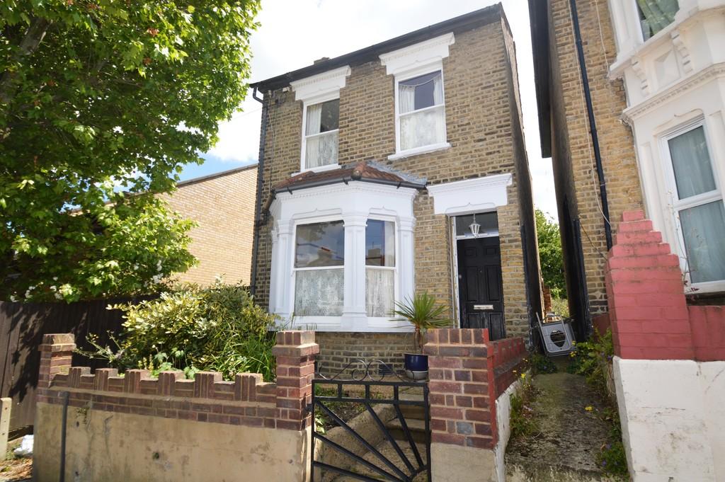 Chestnut Rise, London 2 bed detached house - £379,995