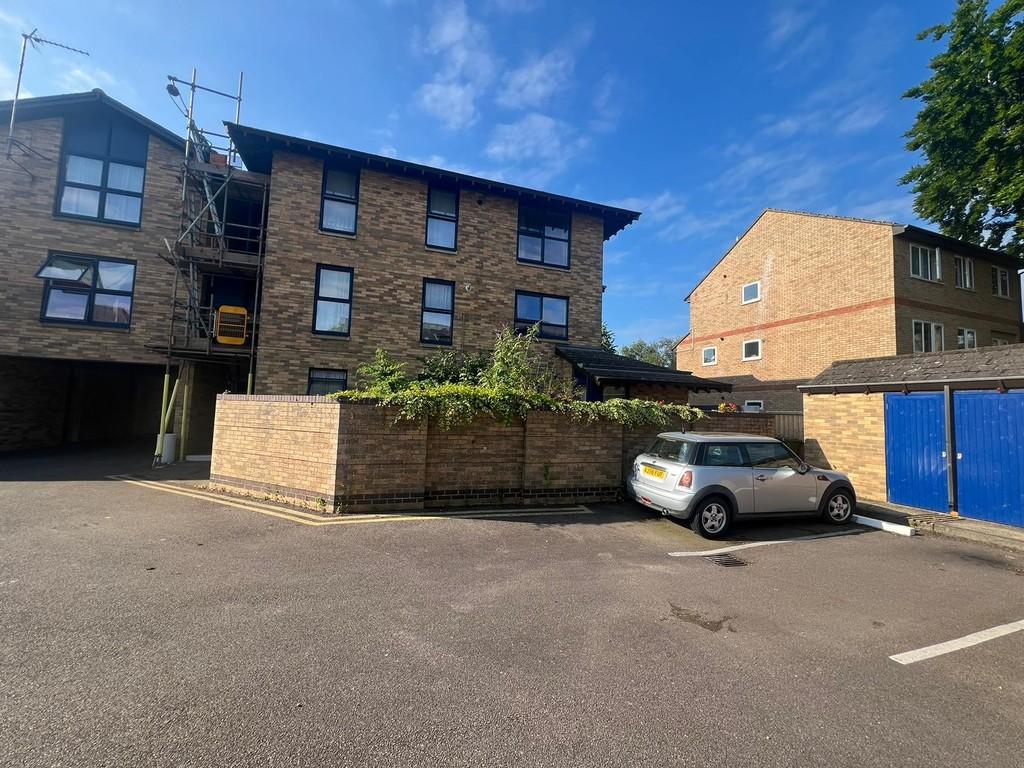 Hamilton Road, Cambridge CB4 1 bed apartment - £1,300 pcm (£300 pw)