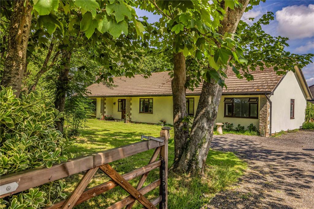 Almodington Lane, Earnley... 3 bed bungalow - £725,000