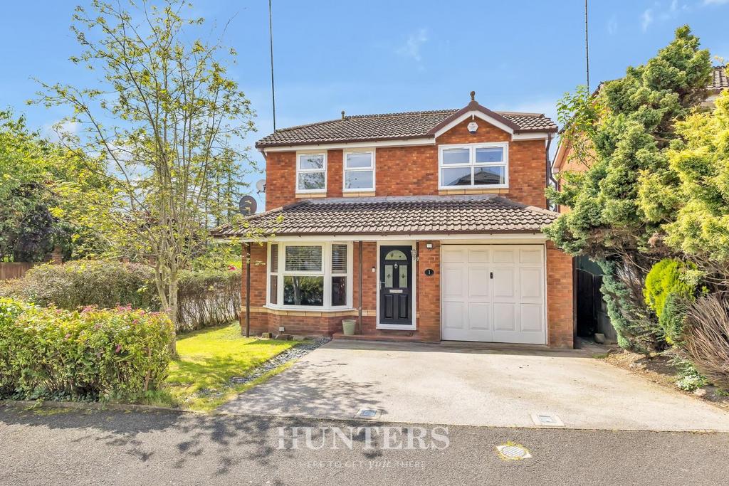 Spinningfield Way, Heywood OL10 3 bed detached house - £330,000