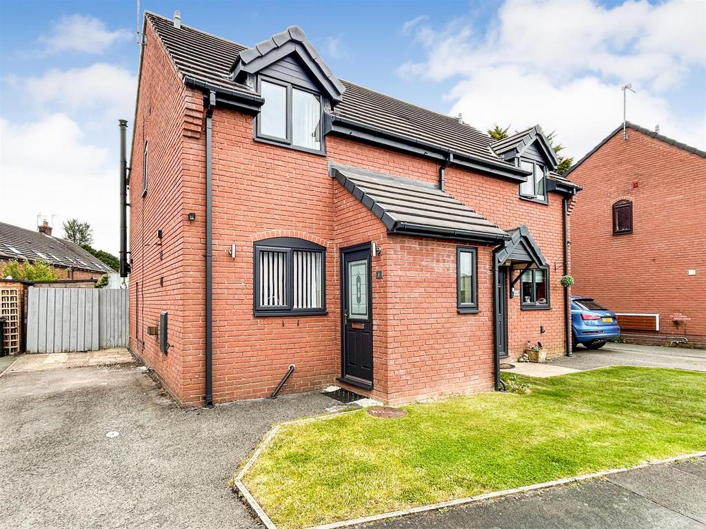 Martins Field, Trefonen 3 bed semi-detached house - £950 pcm (£219 pw)