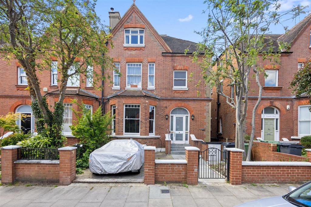 Lambolle Road, Belsize Park NW3 3 bed apartment - £1,350,000
