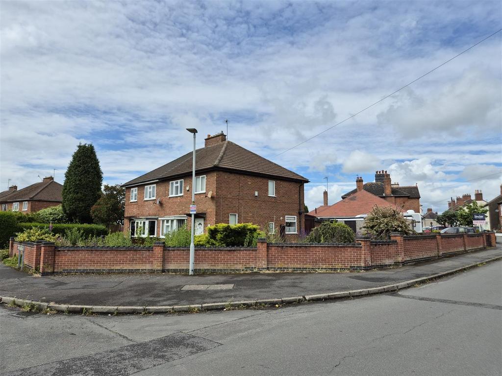Elizabeth Avenue Ibstock Le67 3 Bed Semi Detached House For Sale £