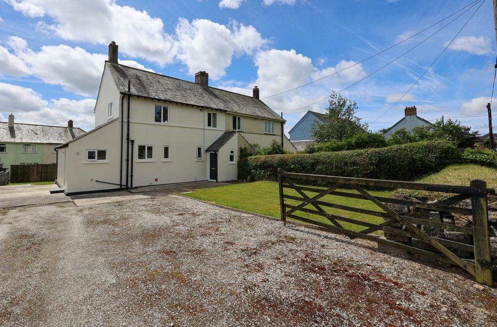 Chapel Road, Roche, St Austell, PL26 3 bed semi-detached house - £275,000