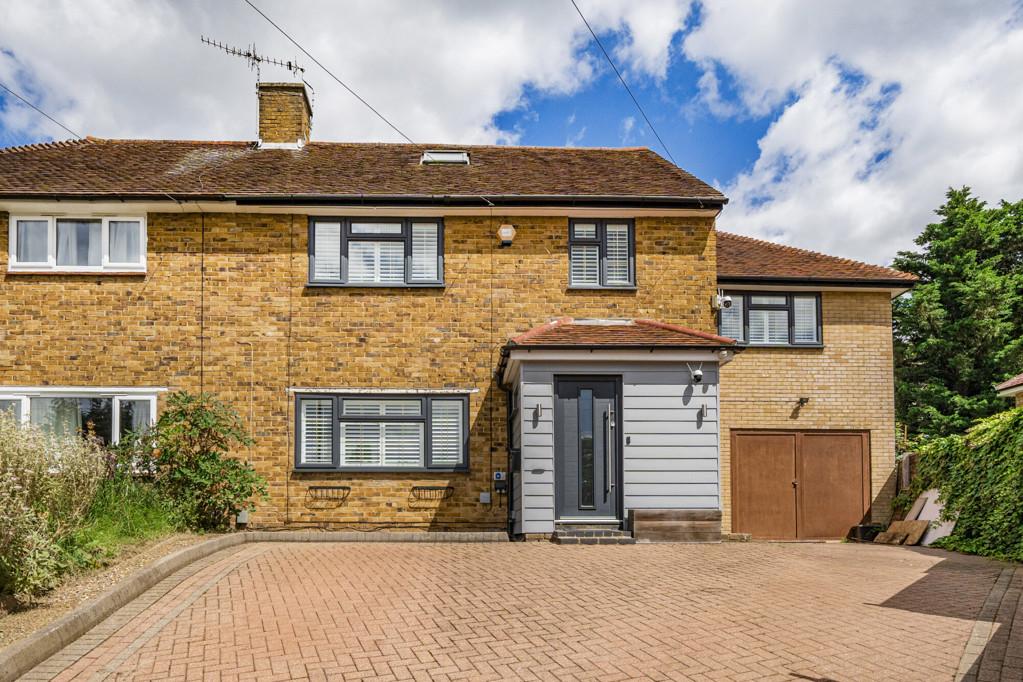Henfield Close, Bexley 6 bed semi-detached house - £775,000