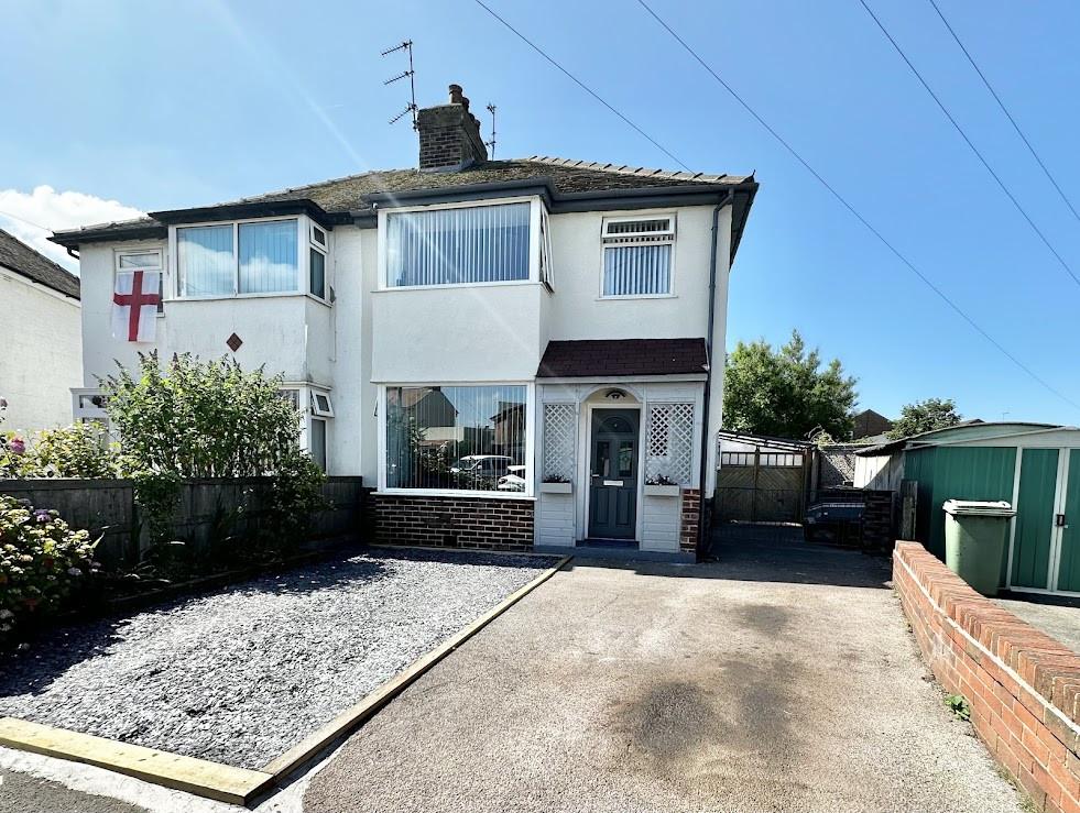 Crescent Avenue, Cleveleys FY5 4 bed semi-detached house - £180,000