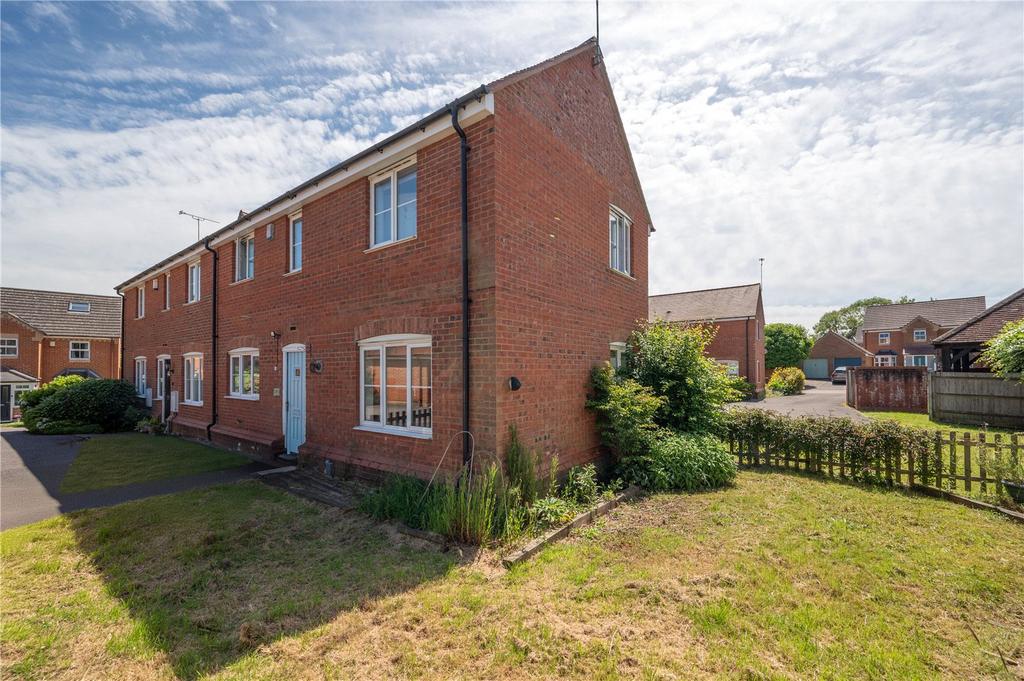 Wynches Farm Drive, St. Albans... 3 bed semi-detached house - £550,000