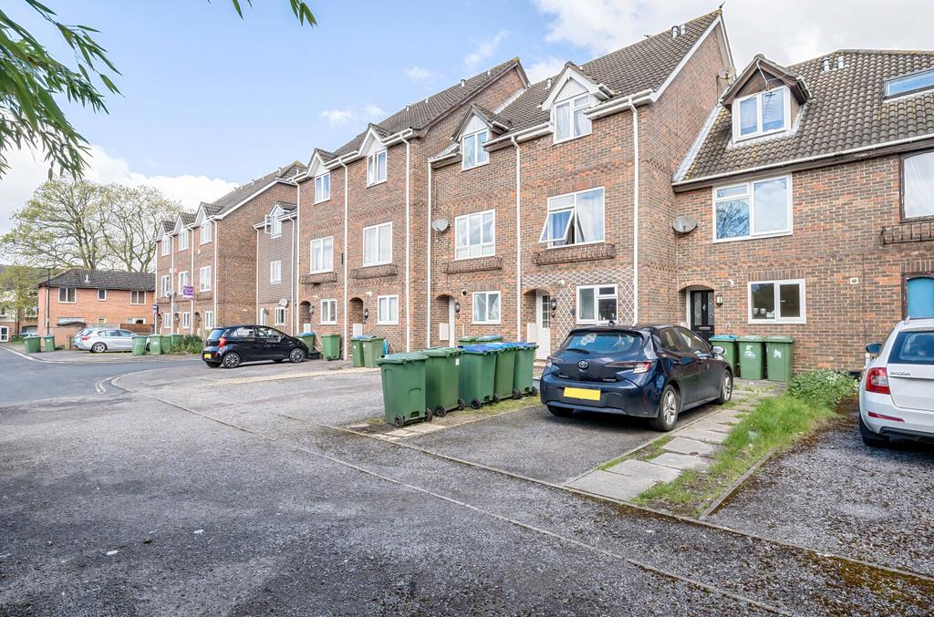 Berkeley Close, Banister Park... 5 bed terraced house for sale - £325,000