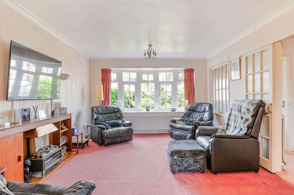 Rushfords, Lingfield RH7 4 bed link detached house - £525,000