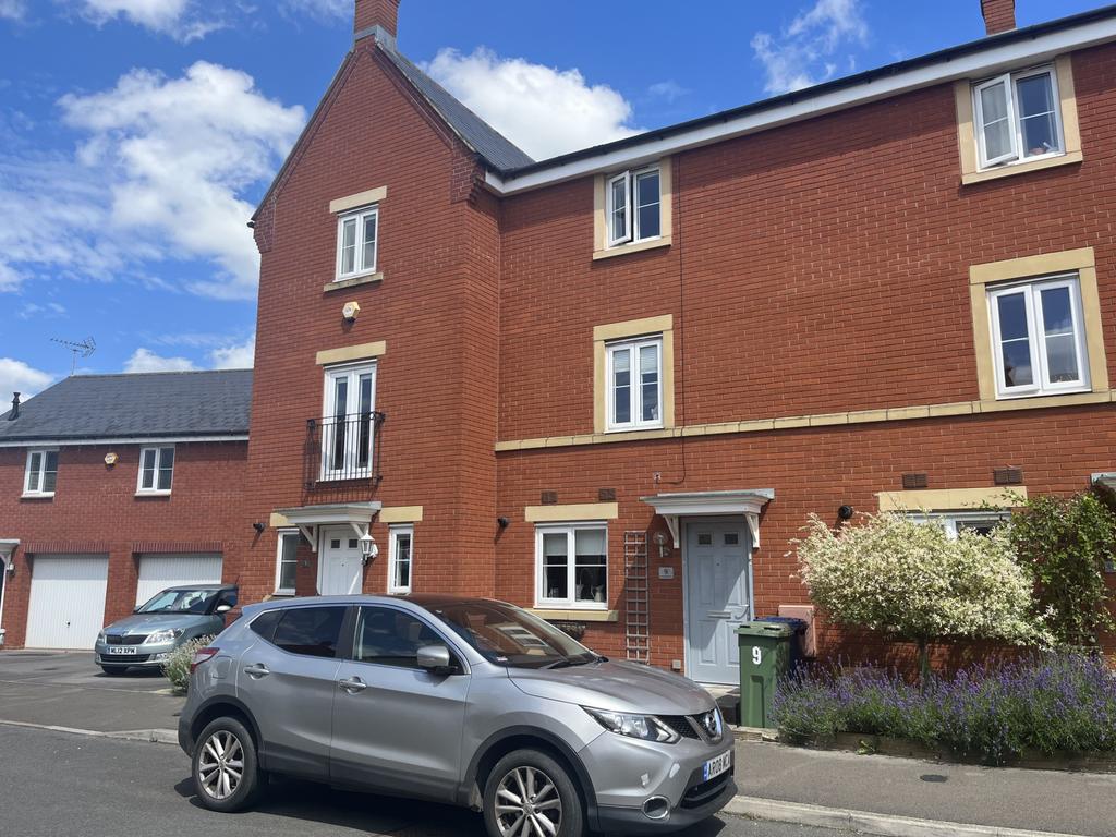 Walton Cardiff, Tewkesbury GL20 3 bed terraced house - £310,000