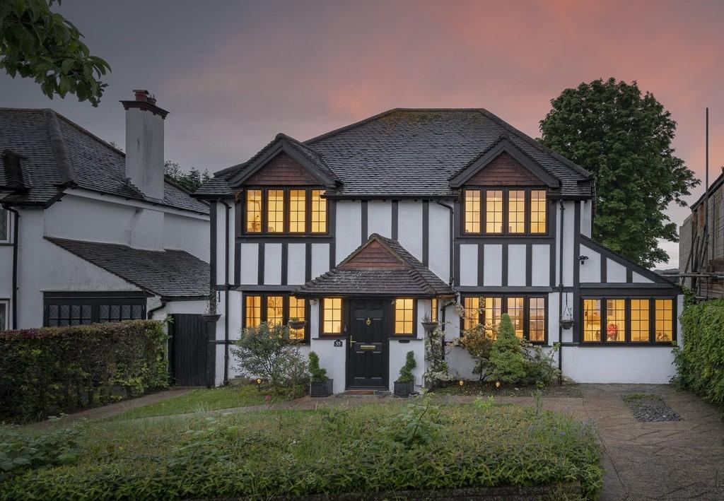 Mount Park Avenue, South Croydon CR2 4 bed detached house - £800,000