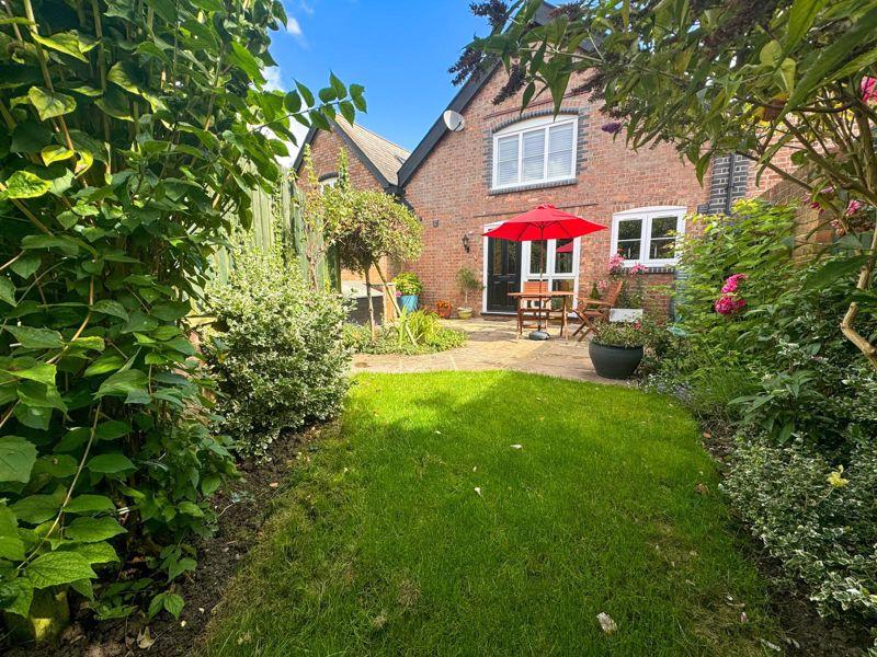 Rowden Farm Barns, Leighton Buzzard LU7 2 bed barn conversion - £430,000