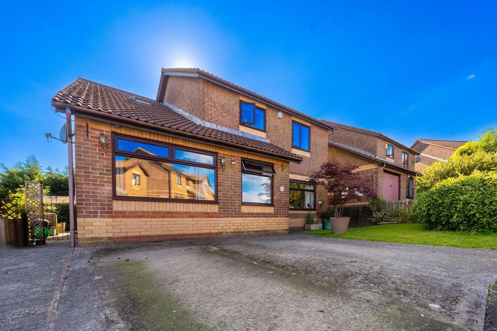 Coed Gethin, Caerphilly, CF83 2AE 4 bed detached house - £350,000