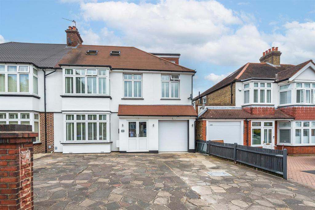 Footscray Road, London SE9 5 bed semi-detached house - £825,000