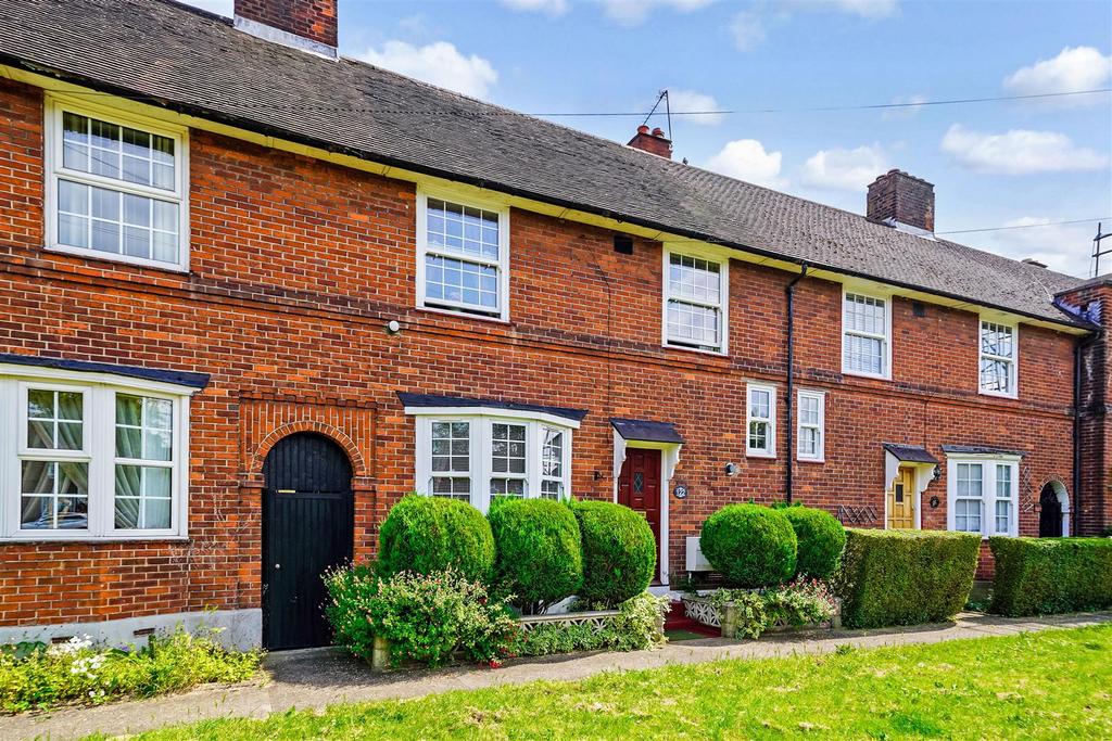 The Roundway, London N17 3 bed terraced house for sale - £510,000