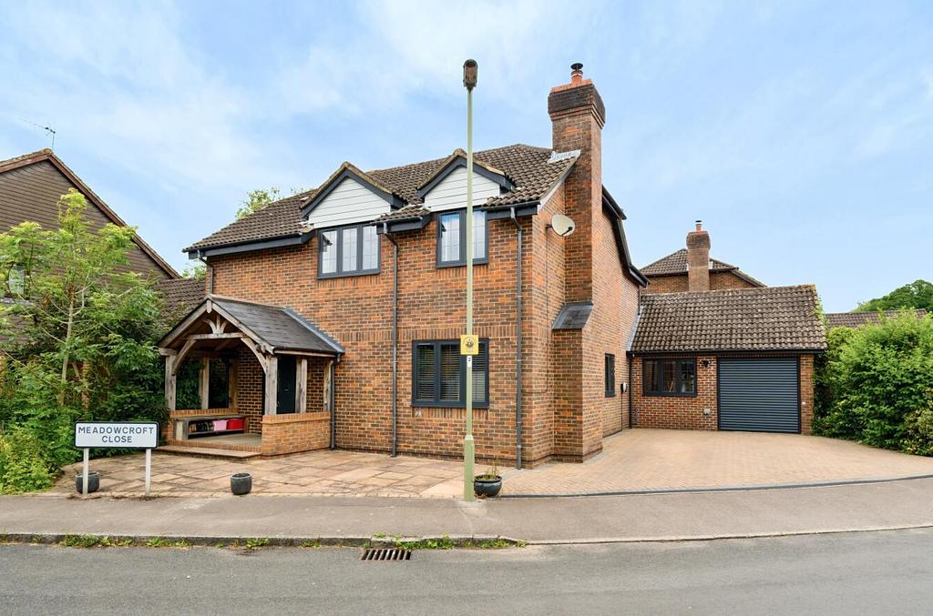 Meadowcroft Close, Otterbourne... 4 bed detached house - £795,000