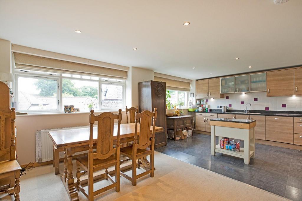 Wheatley Close, Ilkley LS29 3 bed duplex for sale - £379,950
