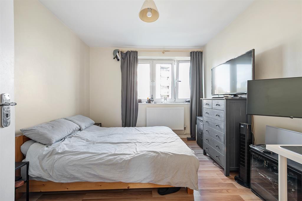 Amhurst Park, London, N16 2 bed flat to rent - £2,095 pcm (£483 pw)