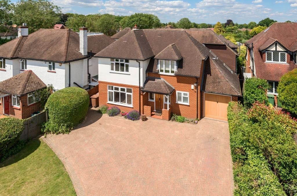 High View, Cheam, Sutton, Surrey, SM2 5 bed detached house - £1,280,000