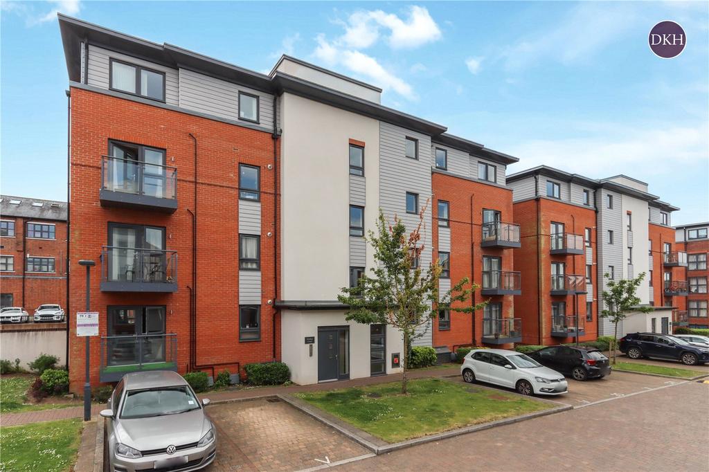 Rembrandt Way, Hertfordshire WD18 2 bed apartment for sale - £360,000
