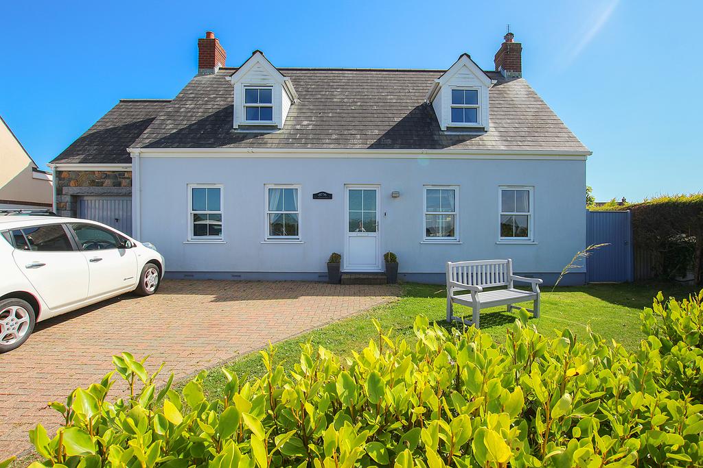 Les Nouettes, Forest, Guernsey, GY8 4 bed property for sale - £825,000