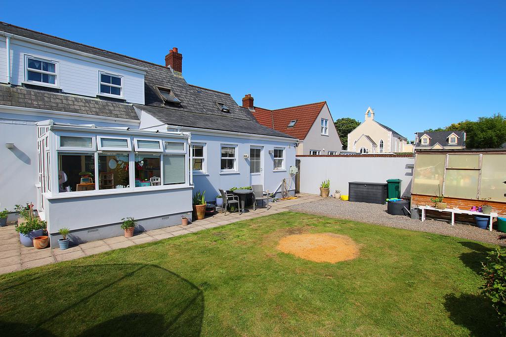 Les Nouettes, Forest, Guernsey, GY8 4 bed property for sale - £825,000
