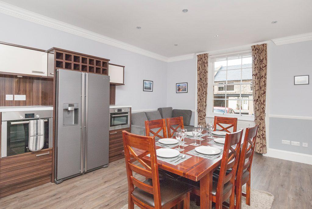 12P – Albyn Place, Edinburgh, EH2 4NG 3 bed flat - £2,550 pcm (£588 pw)