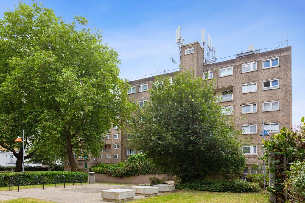 Ampthill Square, London NW1 3 bed maisonette - £500,000