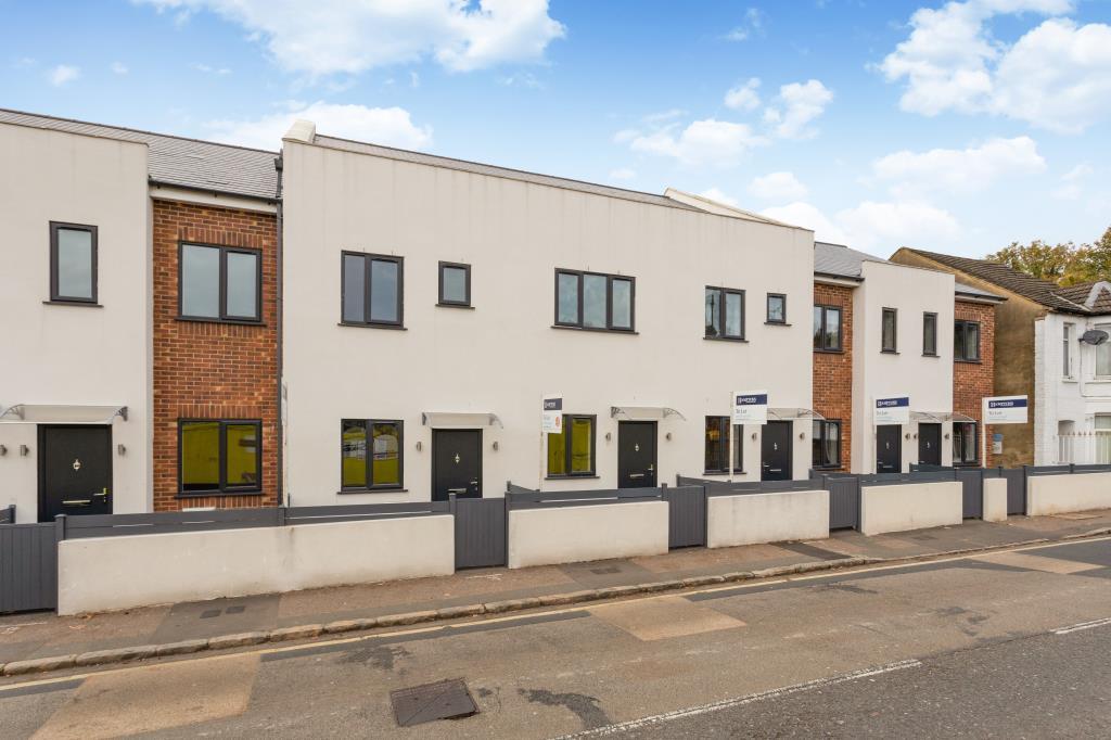 High Wycombe, Buckinghamshire, HP13 3 bed terraced house for sale - £ ...