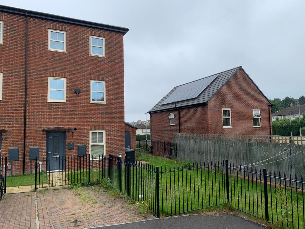Cardwell Road, Seacroft, Leeds, LS14 2 bed semi-detached house for sale ...