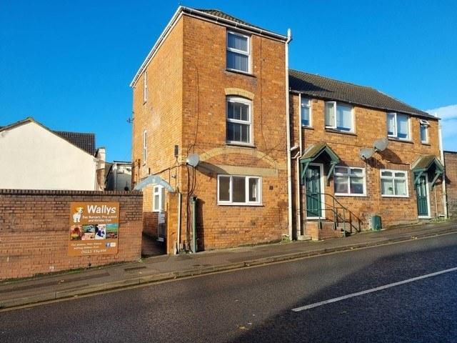 61 Shails Lane, BA14 Studio - £495 pcm (£114 pw)
