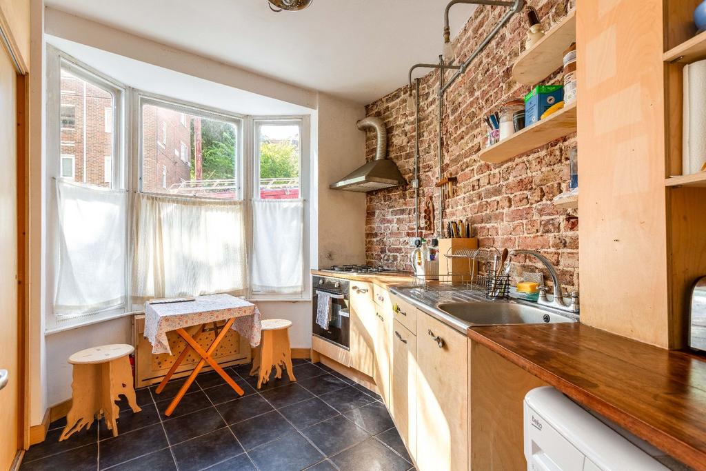 Wakefield Road, Brighton 2 bed apartment - £347,500