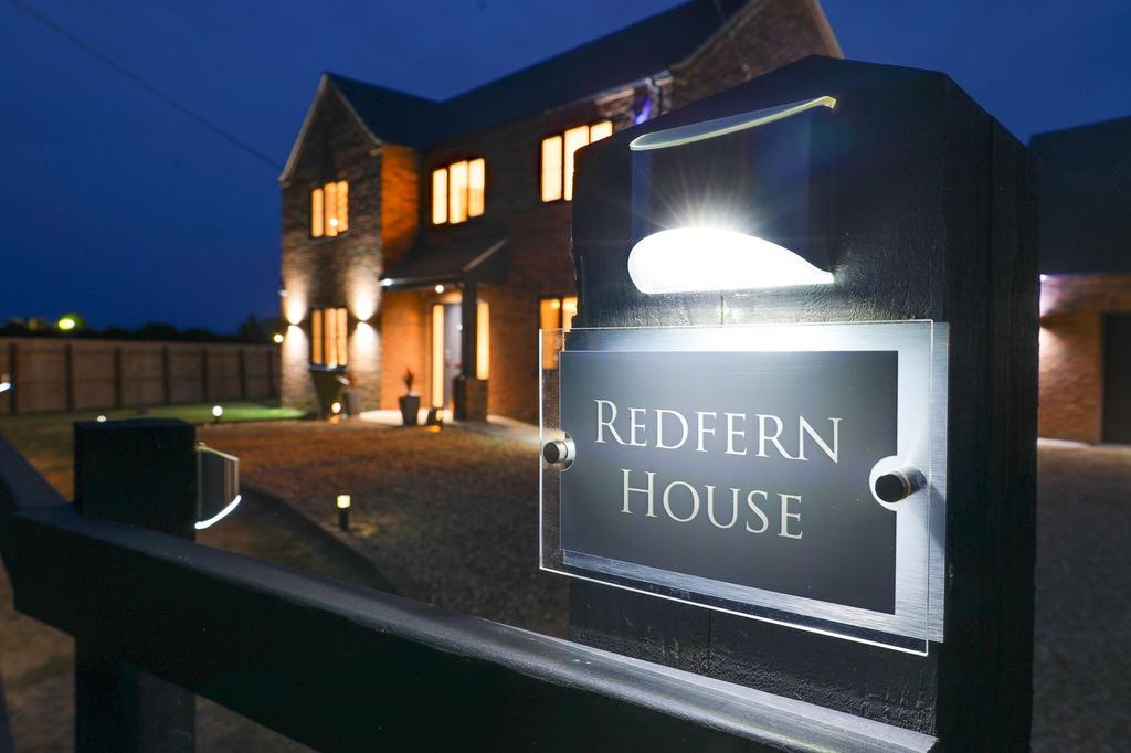 Cants Drove, Murrow, PE13 4 bed detached house - £550,000