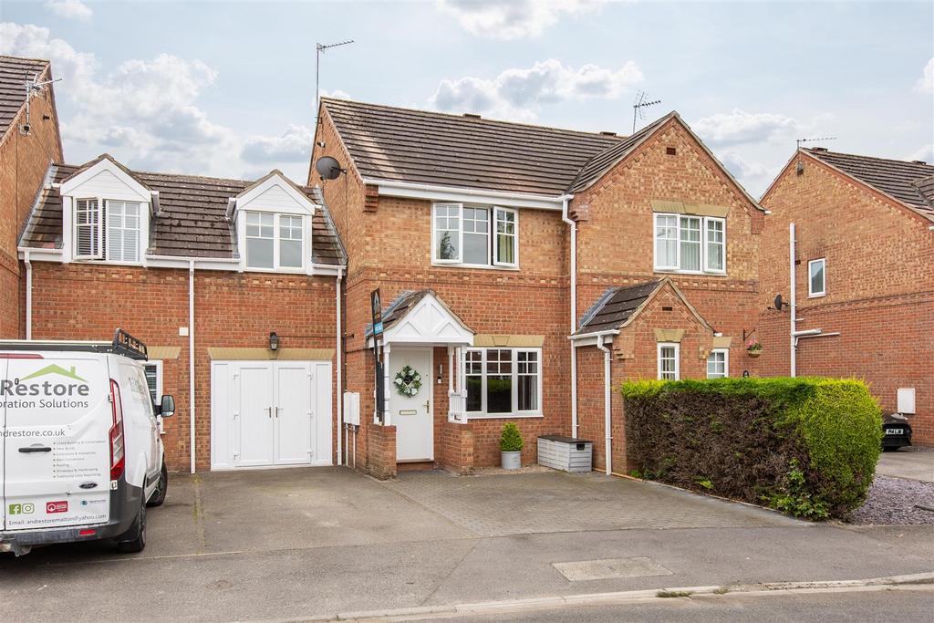 Field View, Malton YO17 3 bed terraced house - £245,000