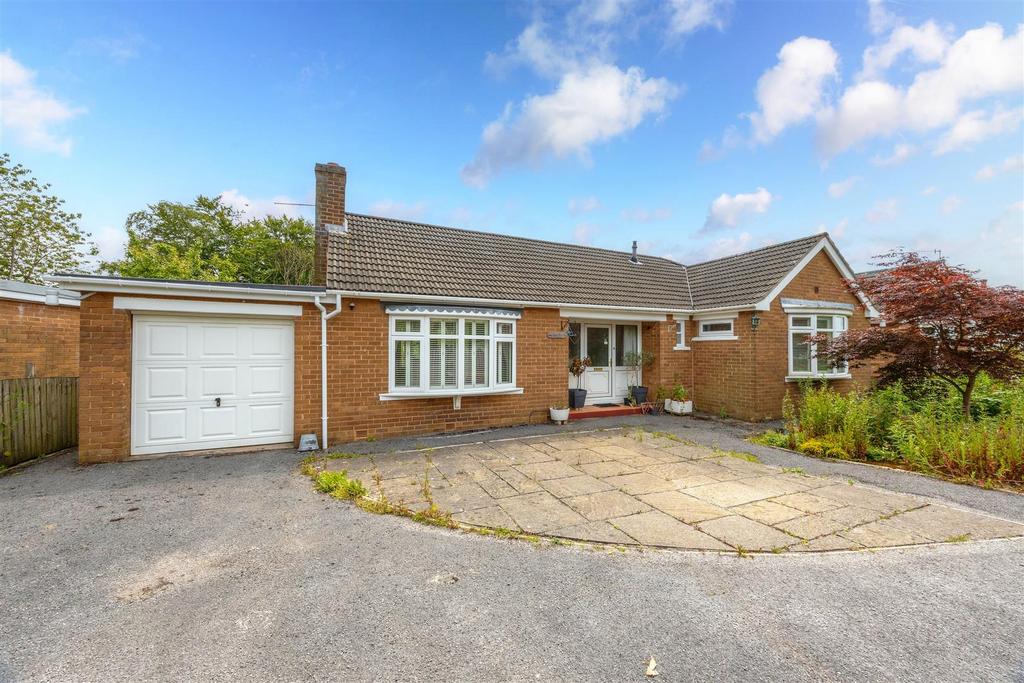Springfield Close, Millhouses, Sheffield 2 bed detached bungalow - £400,000