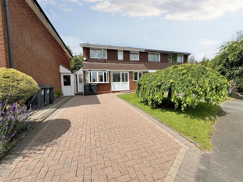 Tyler Grove, Great Barr, Birmingham 3 bed semi-detached house - £250,000