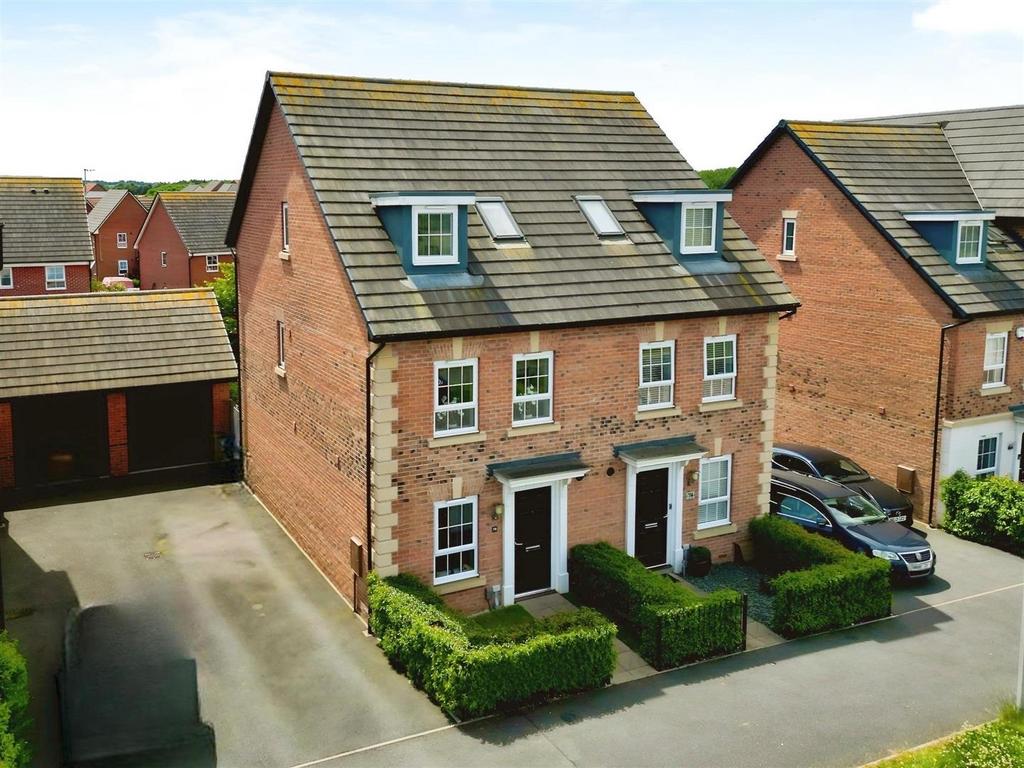 Vickers Way, Warwick 3 bed semi-detached house - £385,000