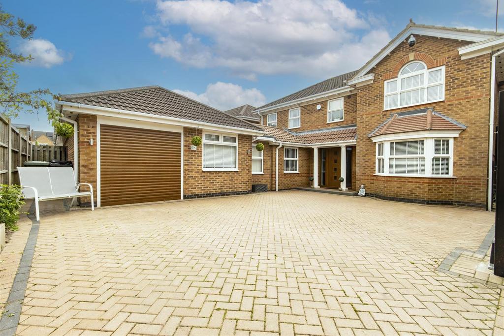 Glebe View, Barlborough, Chesterfield 4 bed detached house for sale - £ ...