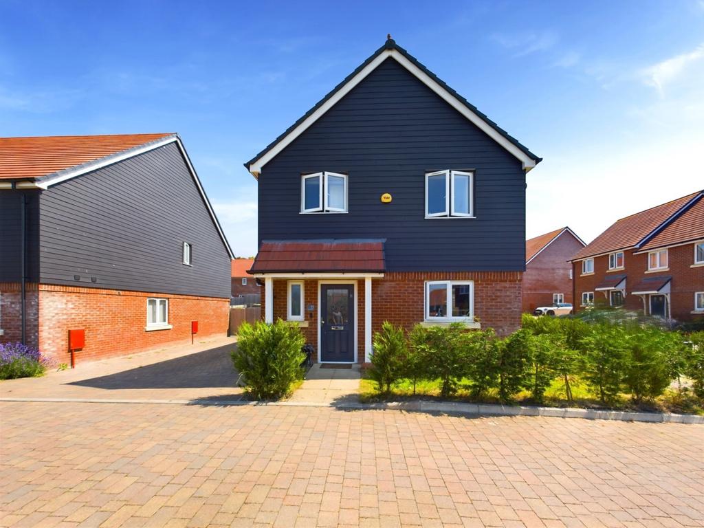 Equine Way, Chinnor, Oxfordshire 3 bed detached house - £525,000